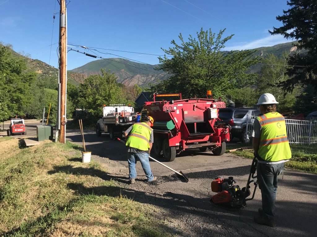 Glenwood’s $65,900 ‘pothole trailer’ gets to work on city’s bumpy ...